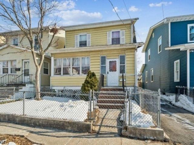 Wolf Pl, Irvington, Home For Sale