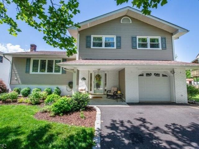 Wolf Pl, Parsippany Troy Hills Township, Home For Sale