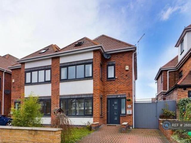 Wollaton Road, Nottingham, 4 Bedroom Semi detached