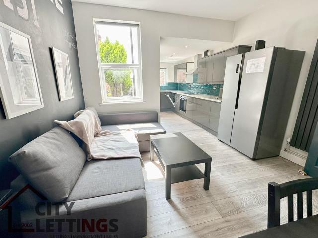 Wollaton Road, Beeston 6 bed terraced house to rent £1,820 pcm £420 pw