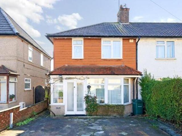 Wolsey Grove, Edgware, 3 Bedroom End