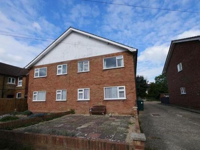 Wolsey Road, Ashford, 2 Bedroom Maisonette