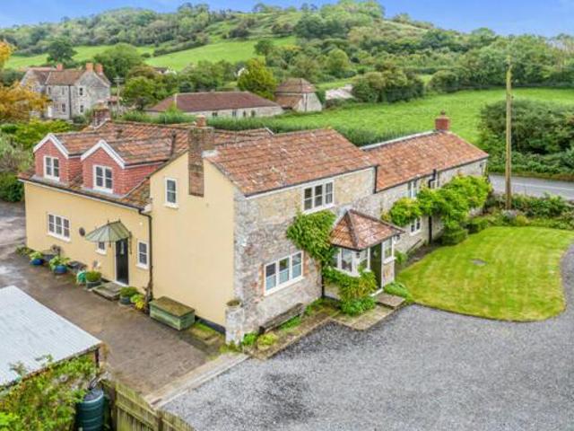 Worth, 5 Bedroom Detached