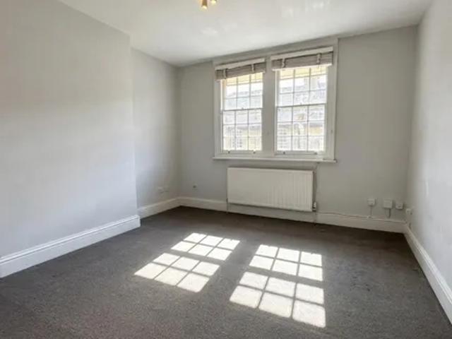 Worth Grove, London, SE17 2HN, United Kingdom | 2 bed house for rent #168155616 | Rentberry