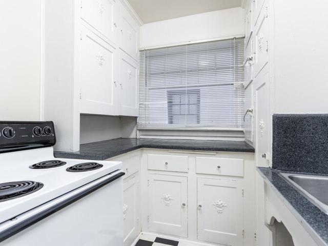 Worthington Apartments 1 Bedroom Apartment for Rent at 708 Nw 19th Ave, Portland, OR 97209 Northwest District