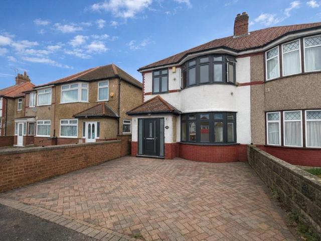 Worton Gardens, Greater London TW7 4 bed semi detached house to rent £3,395 pcm £783 pw