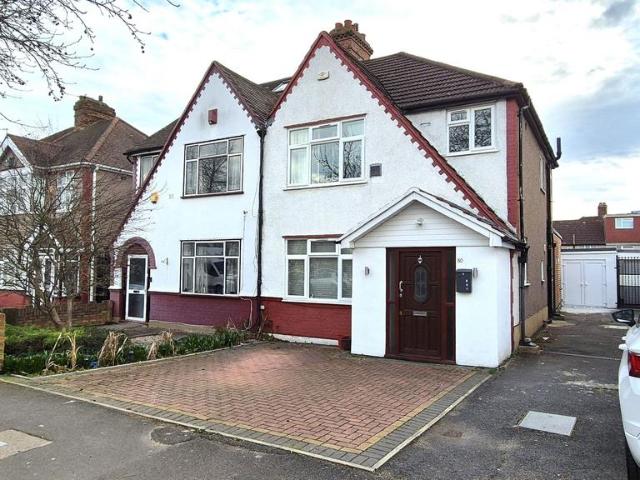 Worton Way, Isleworth, TW7 3 bed semi detached house to rent £2,750 pcm £635 pw