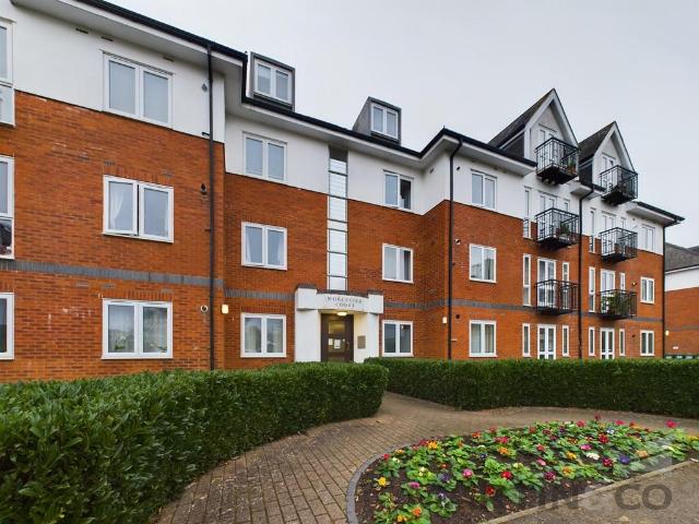 Worcester Court 1 bed flat to rent £1,450 pcm £335 pw