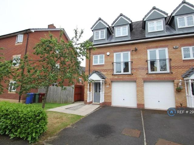 Worcester Avenue, Manchester, M23 4 bed semi detached house to rent £1,575 pcm £363 pw