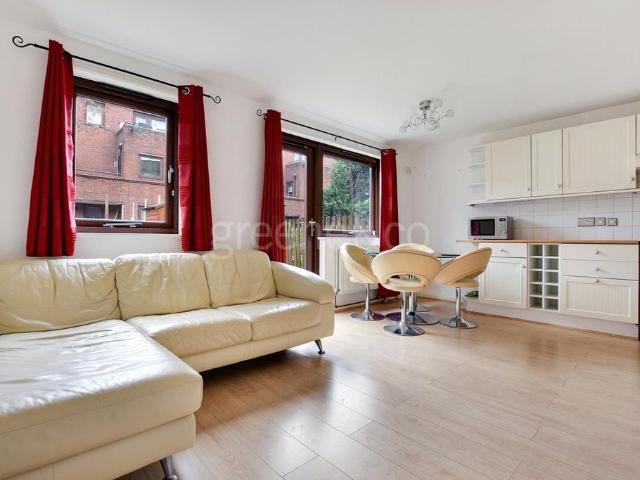Worcester Mews, NW6 3 bed house to rent £3,450 pcm £796 pw