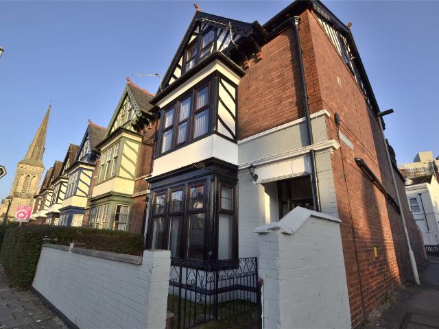 Worcester Street, Gloucester, Gloucestershire GL1, 6 bed end terrace house to rent, £3,150 pcm | PrimeLocation