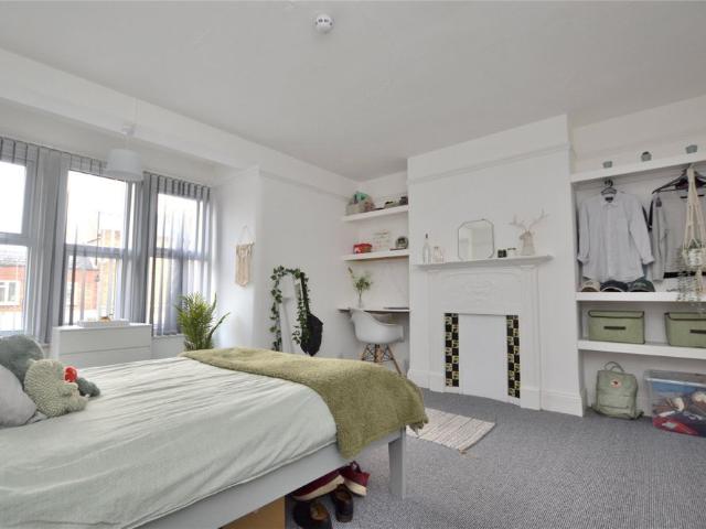 Worcester Street, Gloucester, Gloucestershire, GL1
