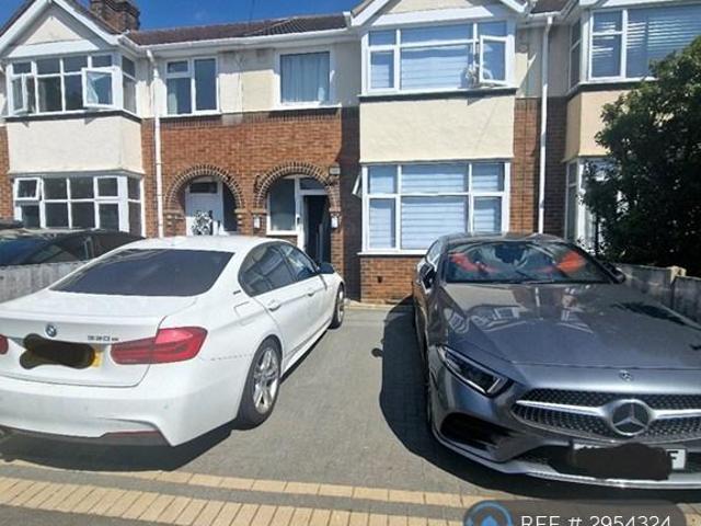 Worcester Road, Bedford, MK42 3 bed terraced house to rent £1,495 pcm £345 pw