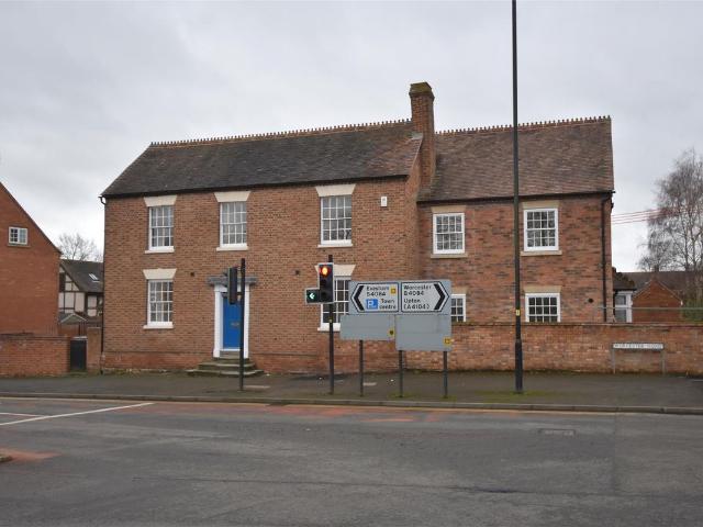 Worcester Road, Pershore WR10, 2 bed flat to rent, £1,200 pcm | PrimeLocation