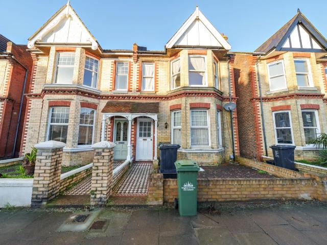 Worcester Villas, Hove BN3, 2 bed flat to rent, £1,650 pcm | PrimeLocation