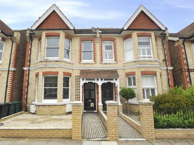 Worcester Villas, Hove, BN3 2 bed flat to rent £1,950 pcm £450 pw