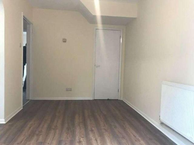 Wordsworth Mead, Redhill, Surrey, RH1