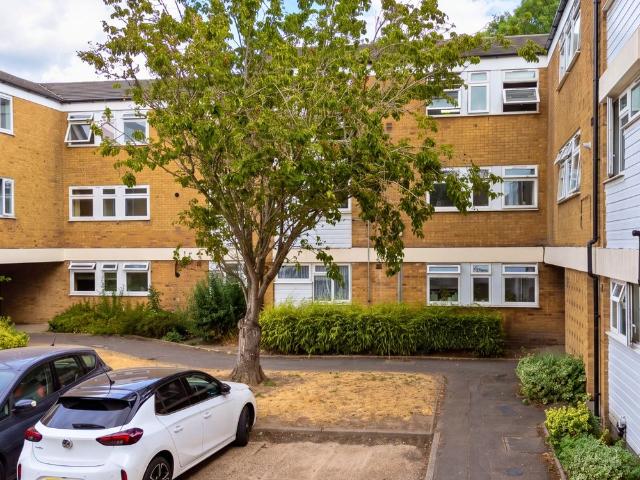 Wordsworth, Bracknell, Berkshire RG12, 2 bed flat to rent, £1,200 pcm | PrimeLocation