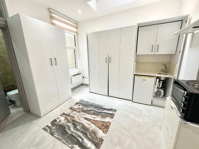 Wordsworth Parade, Green Lanes, London N8, Studio to rent, £1,050 pcm | PrimeLocation