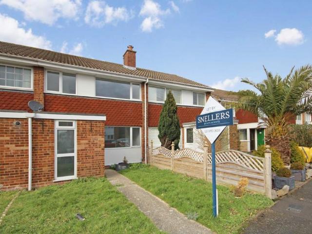 Wordsworth Road, Hampton TW12 3 bed house to rent £2,375 pcm £548 pw