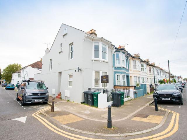 Wordsworth Street, Hove BN3, 2 bed flat to rent, £1,500 pcm | PrimeLocation