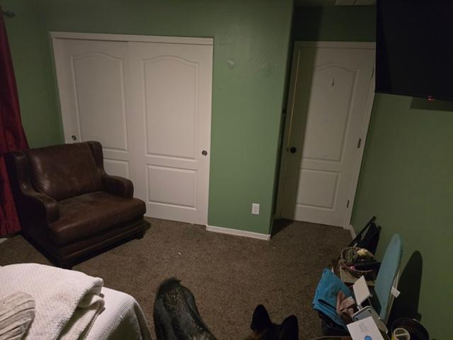 Work at home professional looking for roommates