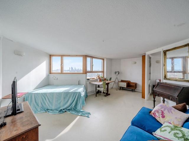 World's End Estate, Chelsea, London SW10, 2 bed flat to rent, £2,400 pcm | PrimeLocation