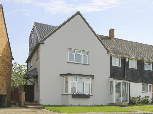 Worlds End Lane, Enfield EN2, 5 bed end terrace house to rent, £3,000 pcm | PrimeLocation