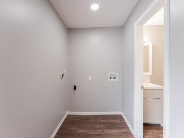 Wornall Place Apartments & Townhomes 2 Bedroom Apartment for Rent at 8718 Wornall Rd, Kansas City, MO 64114 Western Hills