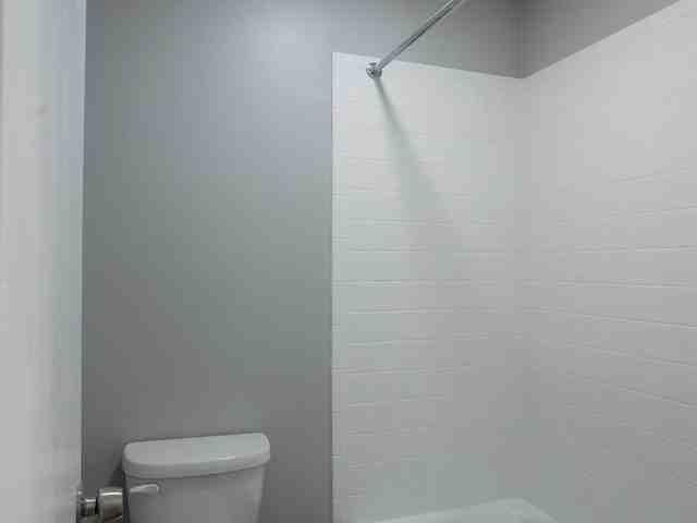Wornall Place Apartments & Townhomes 2 Bedroom Apartment for Rent at 8718 Wornall Rd, Kansas City, MO 64114 Western Hills