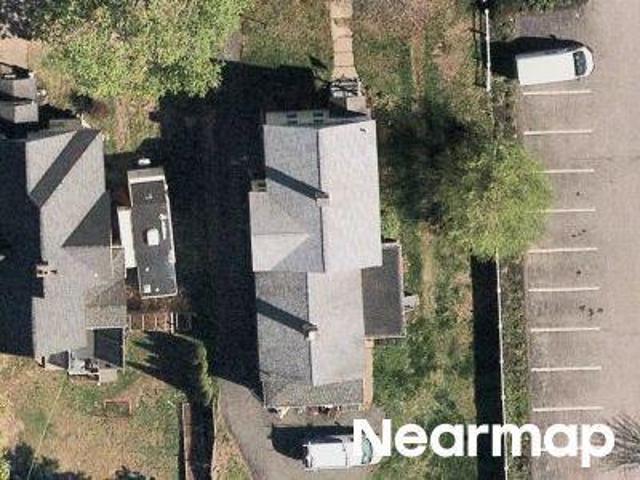 Woronoco Ave