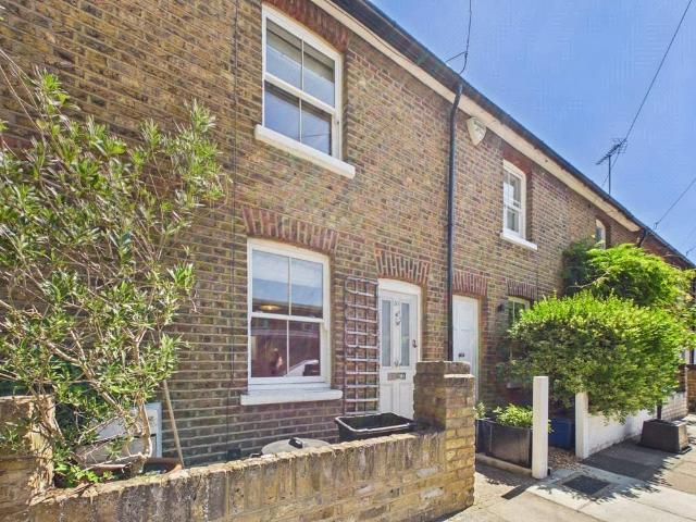 Worple Street, London 2 bed terraced house to rent £2,895 pcm £668 pw