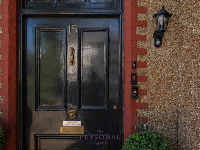 Worple Road, Epsom KT18, 3 bed flat to rent, £2,600 pcm | PrimeLocation