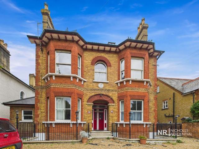 Worple Road, Epsom, Surrey. KT18, 3 bed flat to rent, £2,300 pcm | PrimeLocation