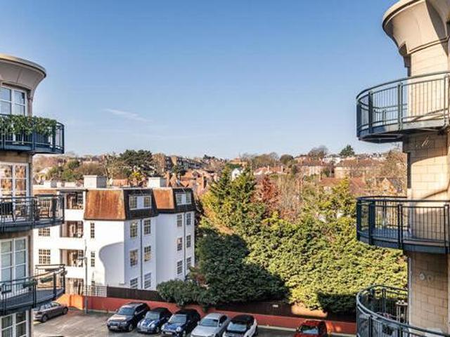 Worple Road, London, 2 Bedroom Flat