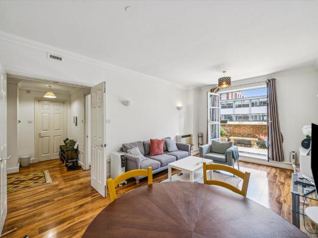 Worple Road, London SW19, 1 bed flat to rent, £2,250 pcm | PrimeLocation