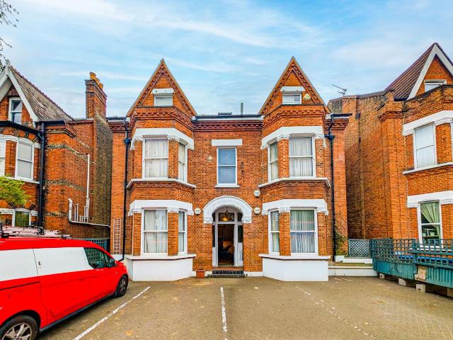 Worple Road, London SW19, 2 bed flat to rent, £2,500 pcm | PrimeLocation