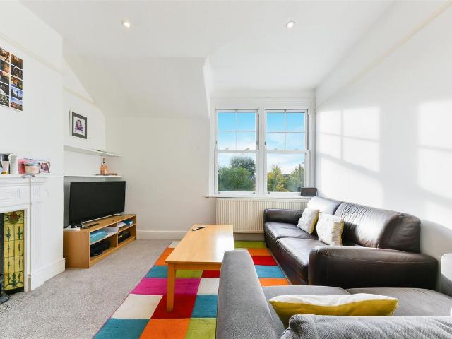 Worple Road, Raynes Park SW20, 2 bed flat to rent, £1,800 pcm | PrimeLocation