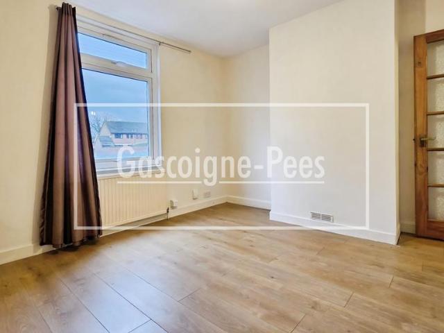 Worplesdon Road, Guildford, GU2 1 bed flat to rent £1,050 pcm £242 pw
