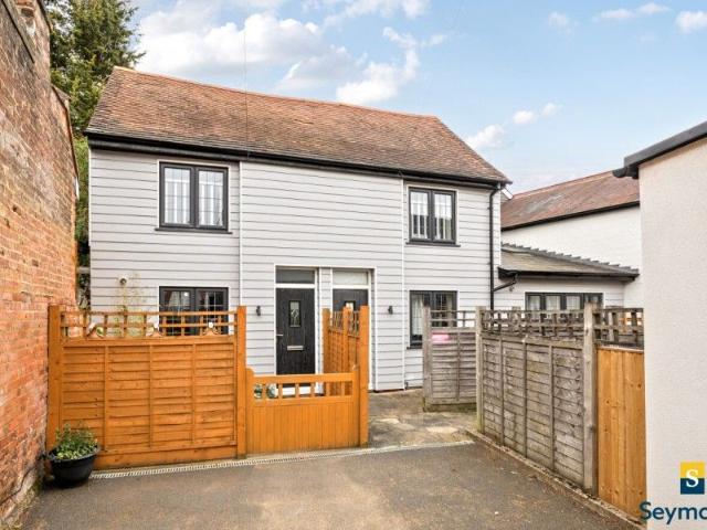 Worplesdon Road, Guildford GU2, 1 bed property to rent, £1,300 pcm | PrimeLocation