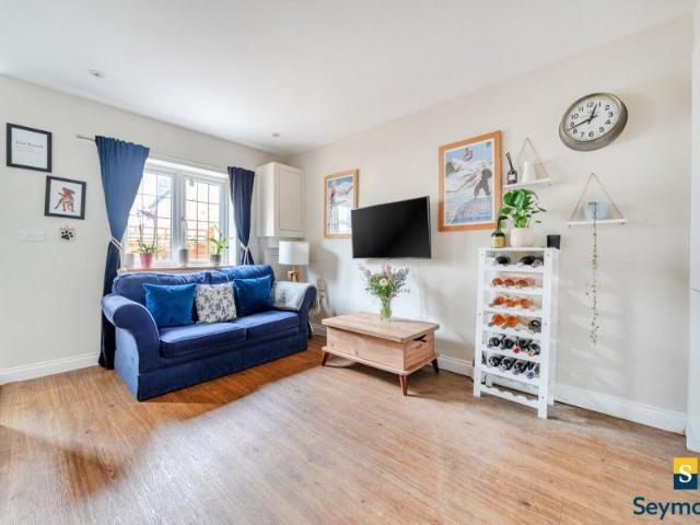 Worplesdon Road, Guildford, Surrey, GU2