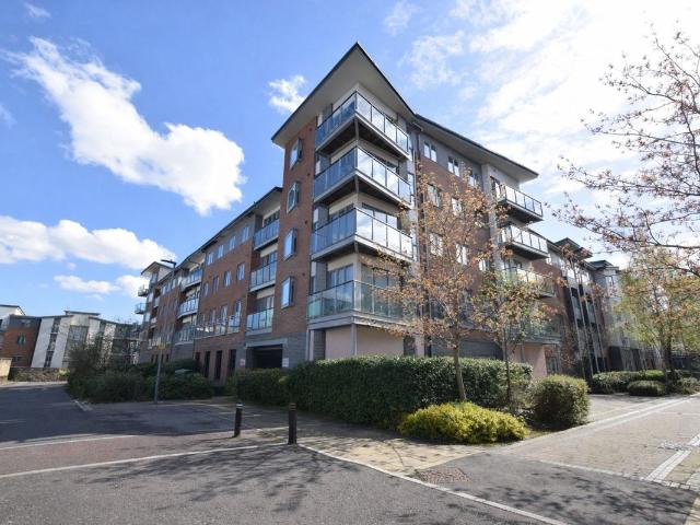 Worsdell Drive, Gateshead NE8, 2 bed flat to rent, £1,250 pcm | PrimeLocation