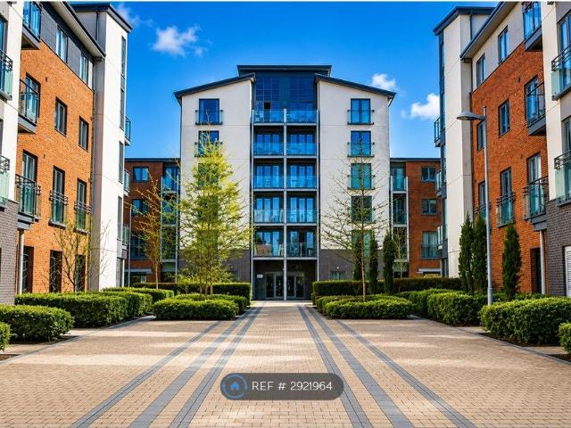 Worsdell Drive, Gateshead NE8, 2 bed flat to rent, £1,300 pcm | PrimeLocation