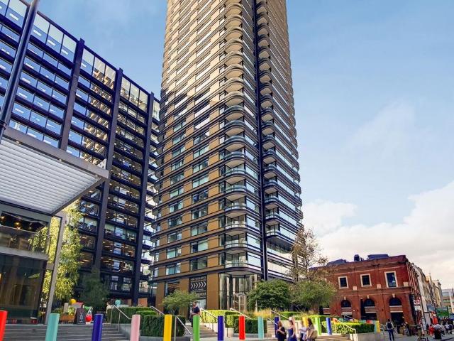 Worship Street, Bishopsgate, London. 2 bed flat to rent £6,000 pcm £1,385 pw