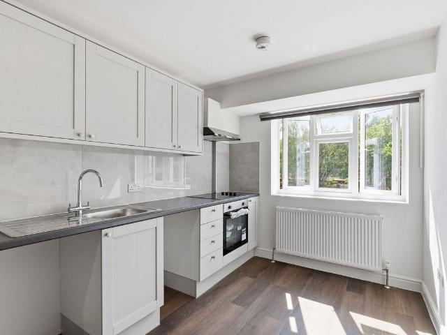 Worsley Bridge Road, London SE26, 2 bed flat to rent, £1,600 pcm | PrimeLocation