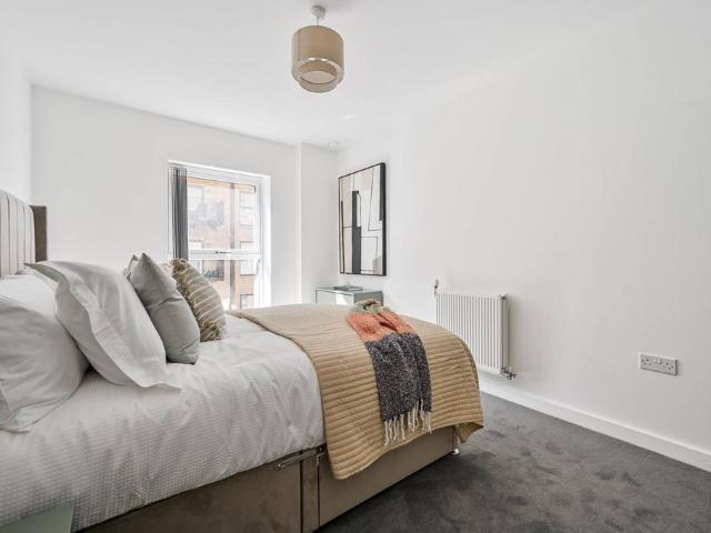 Wotton Court, Woolwich, London 2 bed flat to rent £2,300 pcm £531 pw