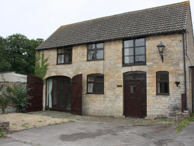 Wotton Road, Wotton Under Edge GL12 3 bed detached house to rent £1,295 pcm £299 pw