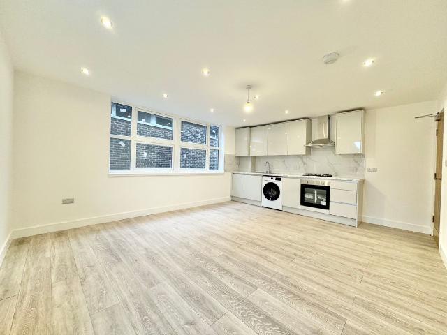 Wote Street, Basingstoke RG21, 2 bed flat to rent, £1,450 pcm | PrimeLocation