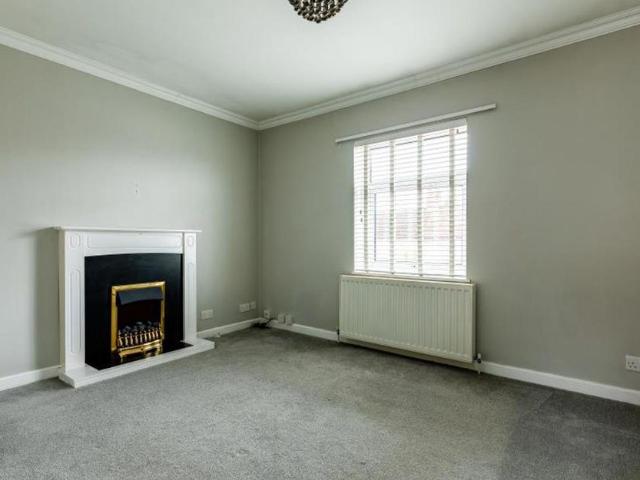 WOW a simply stunning and well presented two double bedroom apartment that offers plenty of space and is well located too! Call NOW to discuss making a reservation!