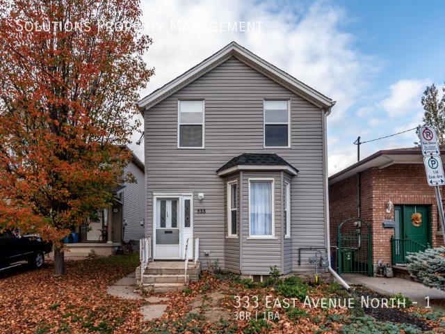 WOW! Beautiful 3 Bedroom Two Storey Unit! Available NOW!